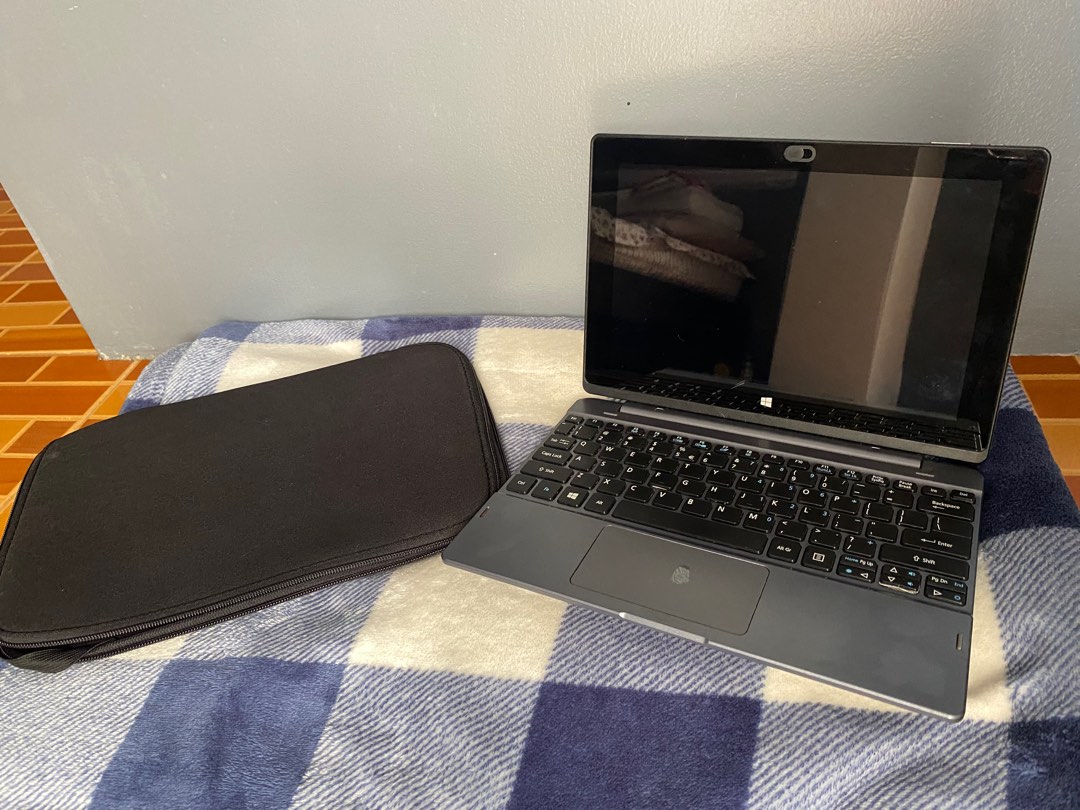 BROKEN Laptop Acer Aspire Switch One 10, Computers & Tech, Laptops ...