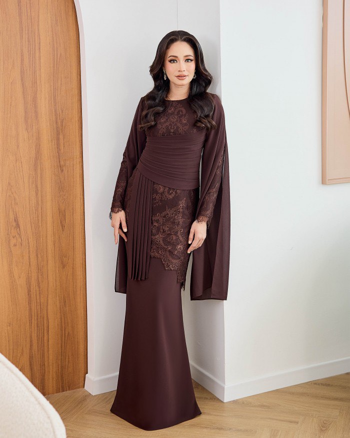 (NEW) Deenara Julissa in Oak Brown, Women's Fashion, Muslimah Fashion ...