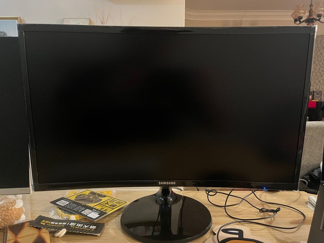 New Samsung 24 inch curved monitor (just used for three weeks ...