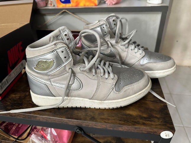 Nike air jordan 1 high neutral grey 100% original, Olah Raga, Baju ...