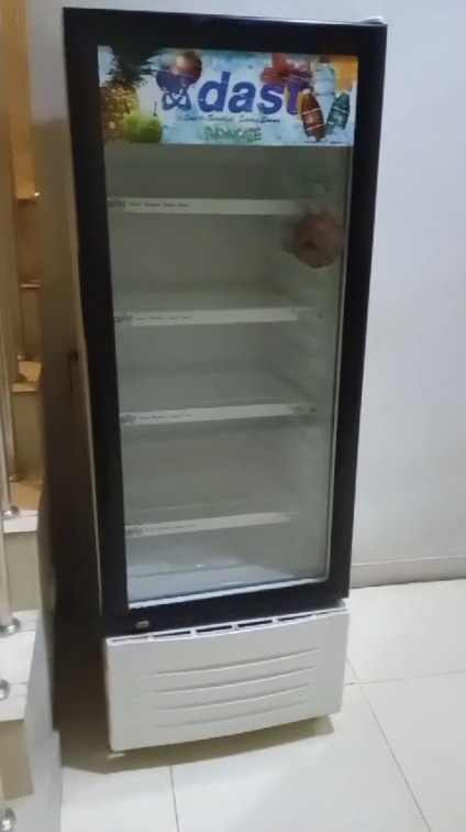 SHOWCASE CHILLER KULKAS BEKAS/SECOND MERK DAST 1 PINTU 4 RAK, Kitchen ...