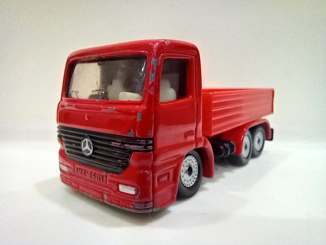 SIKU Germany Red Mercedes-Benz Truck Diecast Lorry Toy Car, Hobbies ...
