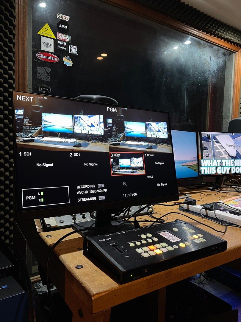 Switcher Sony MCX500, Photography, Cameras on Carousell
