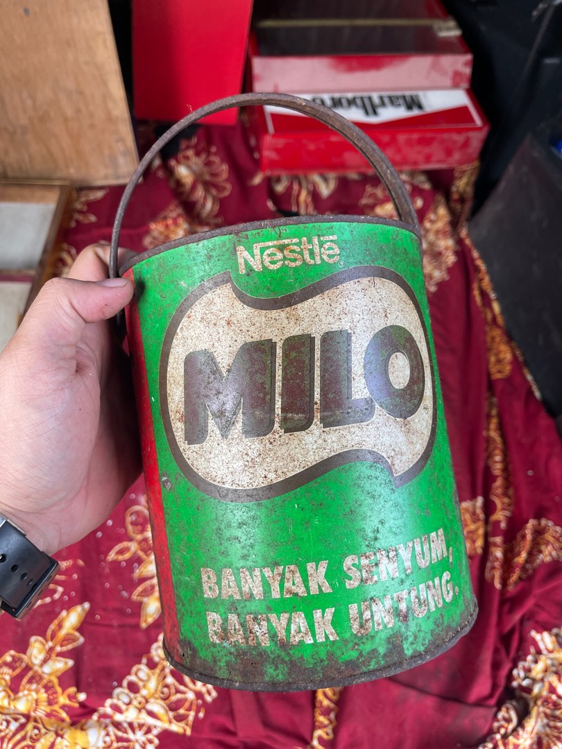 Vintage tin tarik milo, Hobbies & Toys, Collectibles & Memorabilia ...