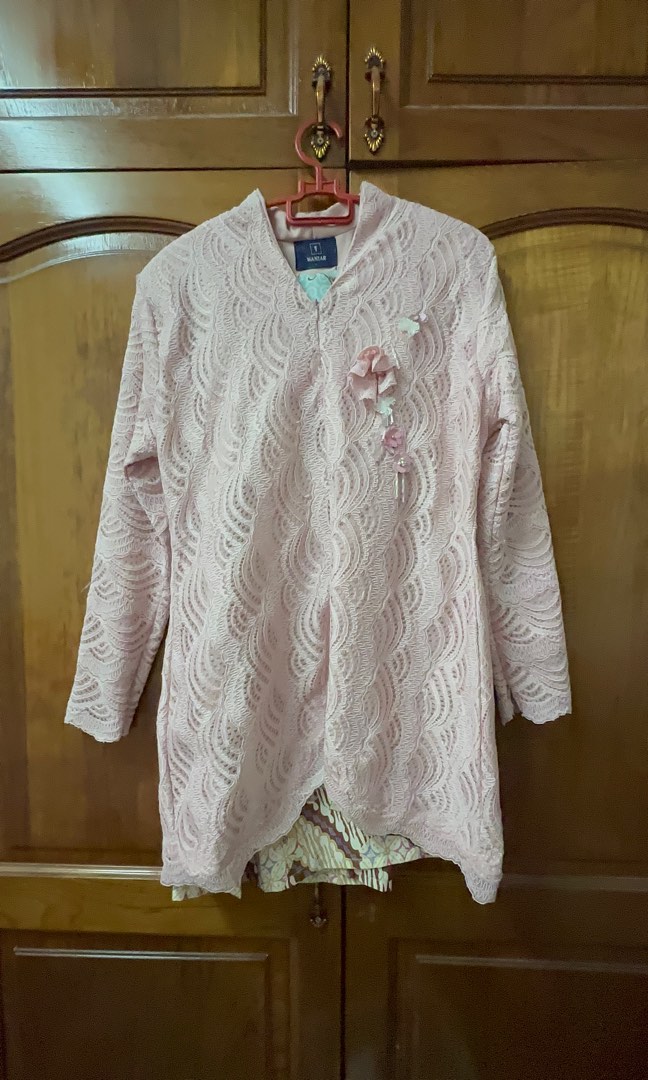 Wanzar Kebaya Lace Kain Batik, Women's Fashion, Muslimah Fashion, Baju ...