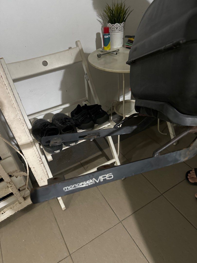 Box givi modenas kriss, Motorbikes on Carousell