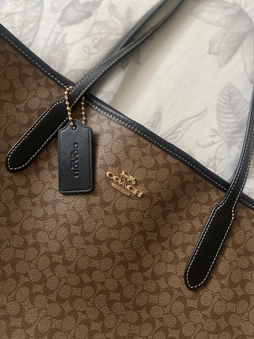 Coach Micro Signature Tote Bag, Women's Fashion, Bags & Wallets ...