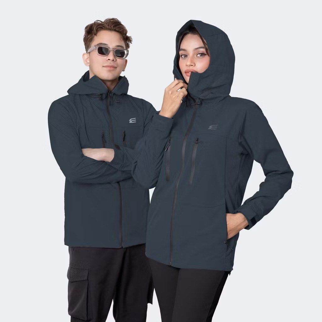 Elgini gorpcore, Men's Fashion, Activewear on Carousell