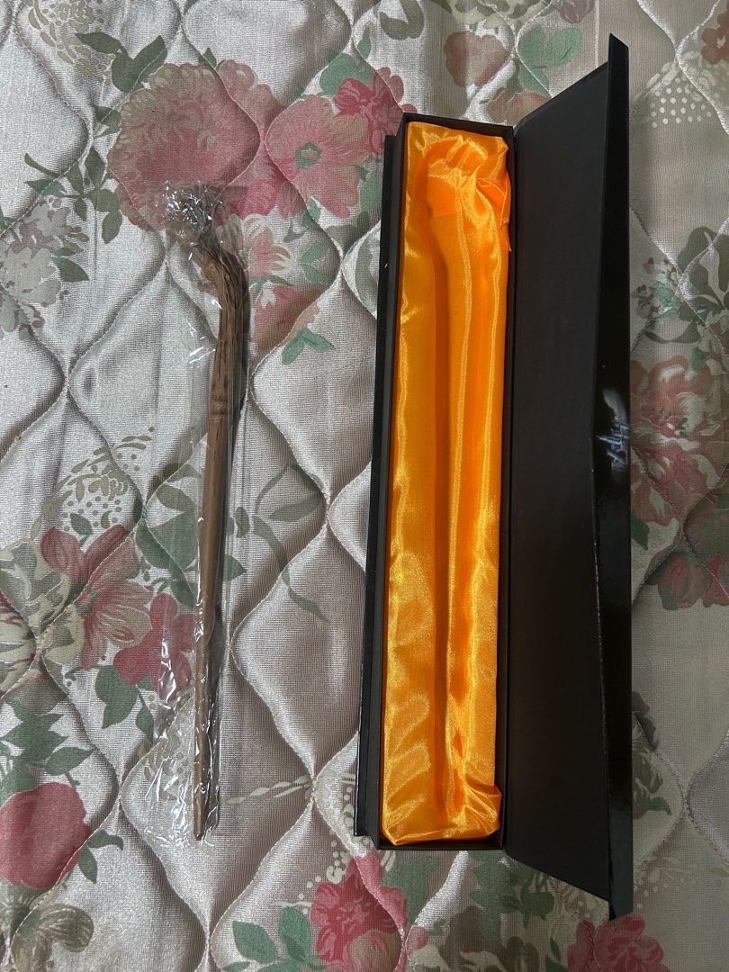 Harry Potter Wand (Victor Kim), Hobbies & Toys, Memorabilia ...