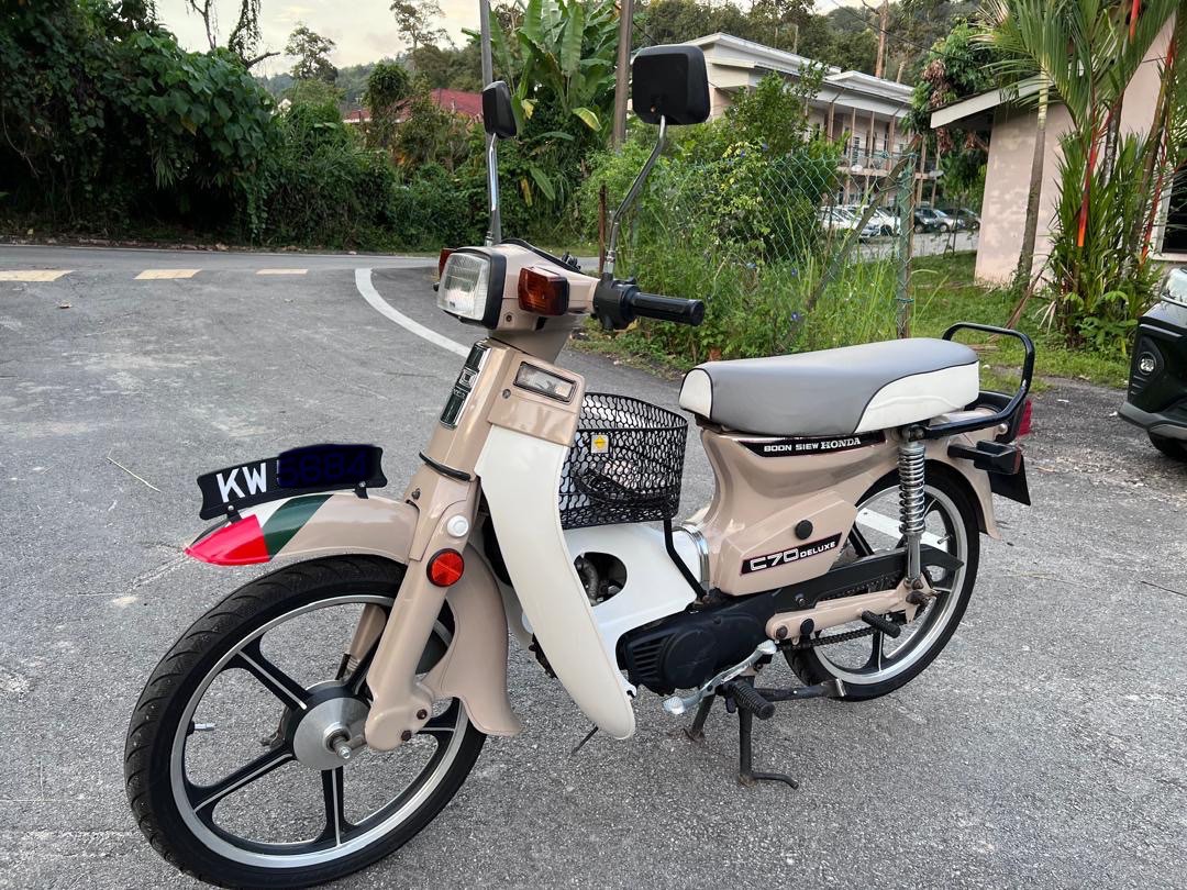 Honda C70 petak 1988, Motorbikes on Carousell