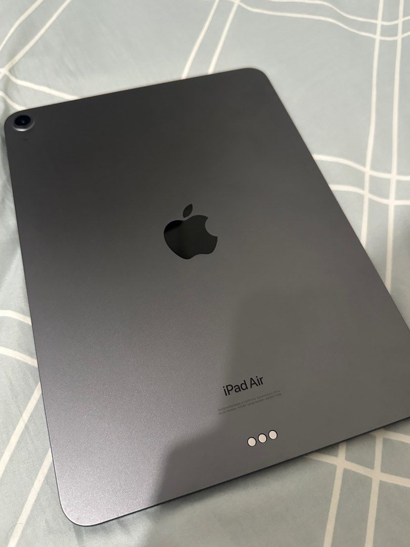 iPad Air 5th Gen | M1 Chip | 64GB | With Apple Pencil, Mobile Phones ...