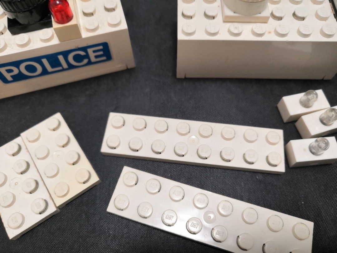 Lego Classic Electric 9v Batteries box with sirens and blue red light ...