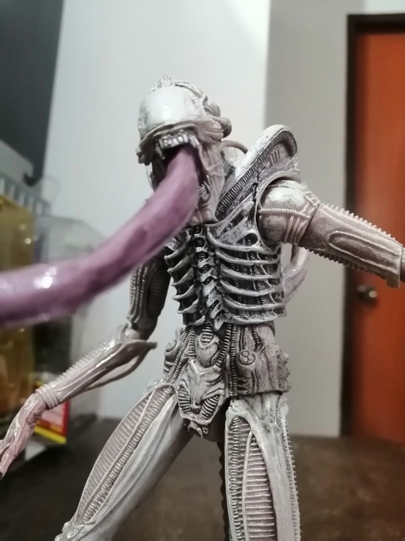 NECA ALBINO ALIEN XENOMORPH DRONE on Carousell