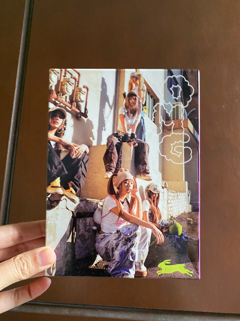 NEWJEANS ALBUM DITTO OMG, Hobbies & Toys, Books & Magazines, Magazines ...