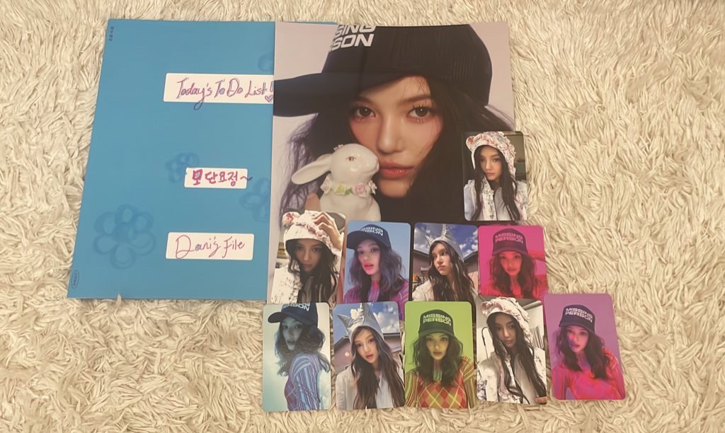 Nj danielle dani sg25 set pc photocard newjeans, Hobbies & Toys ...