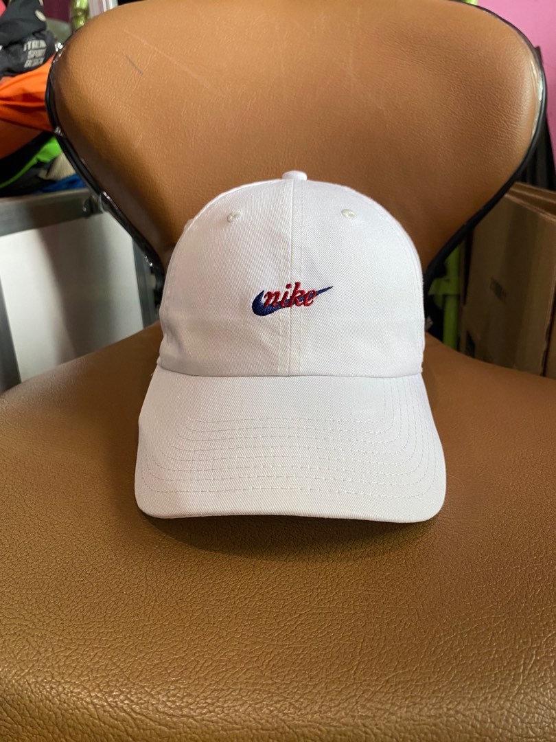 Topi caps NIKE original putih logo, Fesyen Pria, Aksesoris, Topi di ...