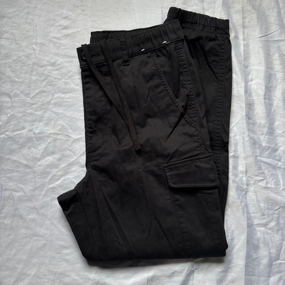 Uniqlo Smart Cargo Pants, Men's Fashion, Bottoms, Joggers on Carousell