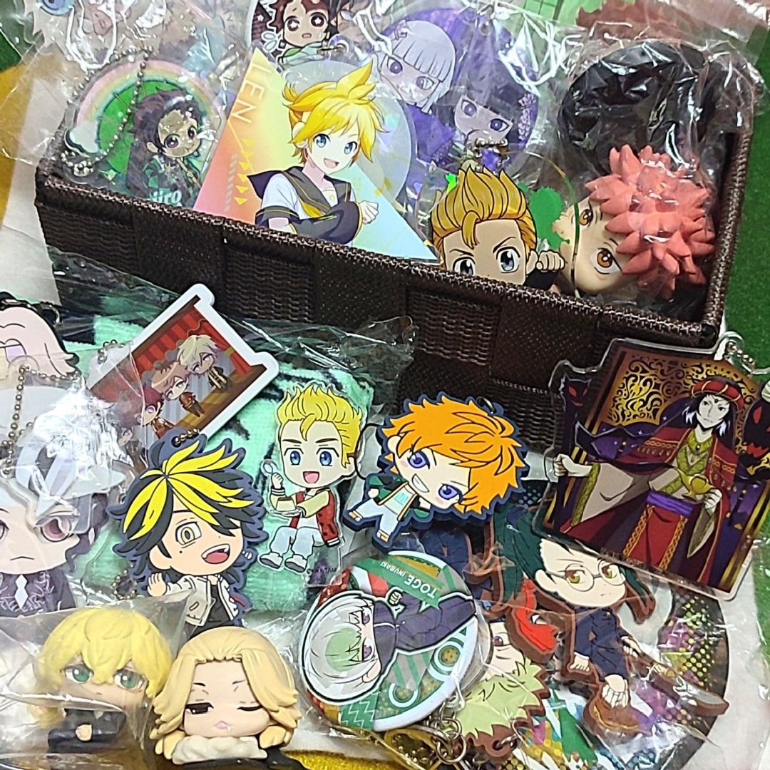 [WTS] Mix Anime Items (Jujutsu Kaisen, Tokyo Revenger, Demon Slayer ...