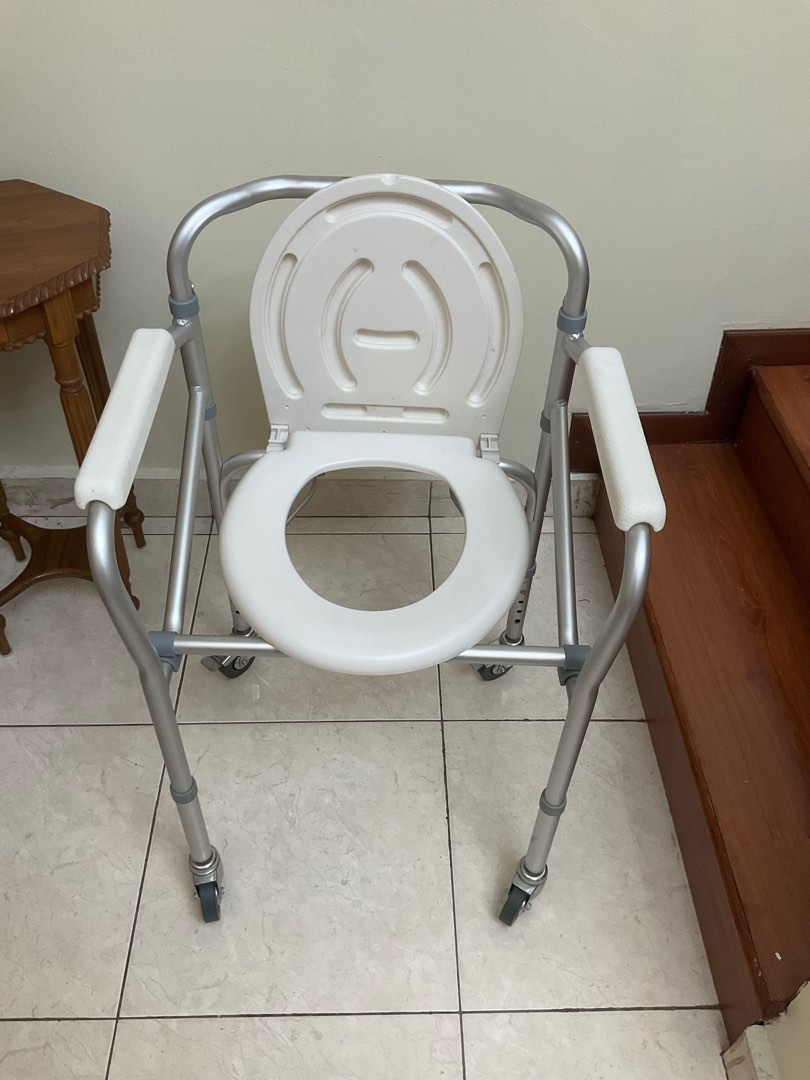 Aluminum Commode Chair, Health & Nutrition, Assistive & Rehabilatory ...