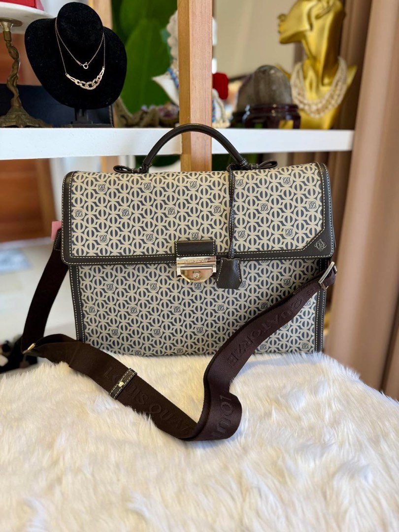 Auth Louis Quatorze Documentary/Laptop Bag, Women's Fashion, Bags ...