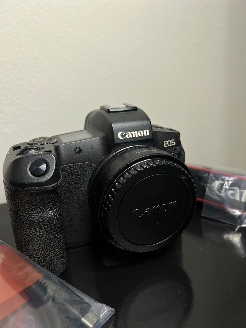 Canon EOS R body and FOC MOUNT ADAPTER EF-EOS R, Photography, Cameras ...