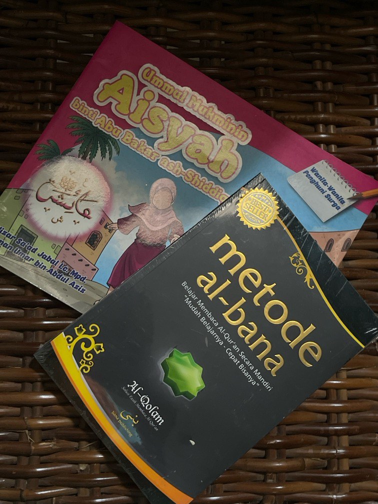 FREE BOOKS, Buku & Alat Tulis, Buku di Carousell