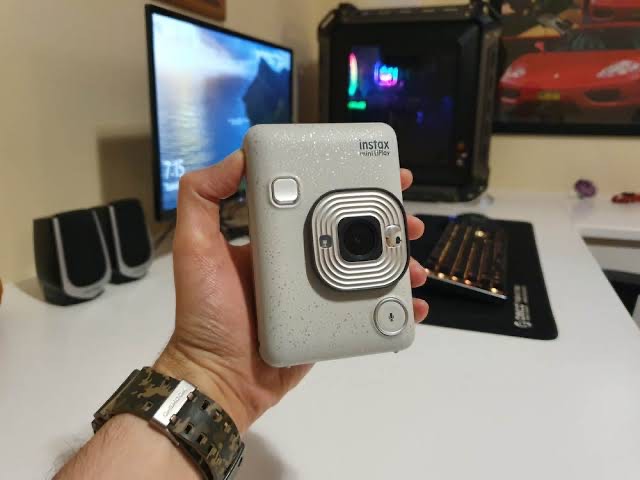 Instax mini play, Photography, Cameras on Carousell