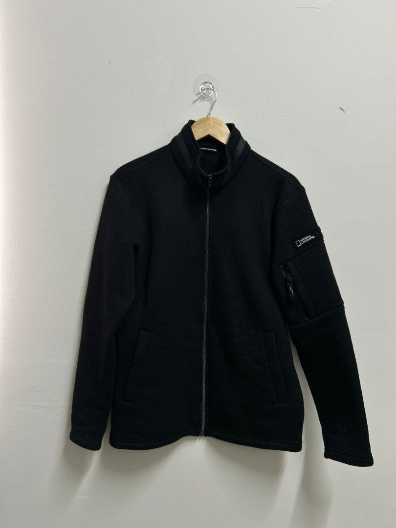 NATIONAL GEOGRAPHIC JACKET, Men's Fashion, Activewear on Carousell