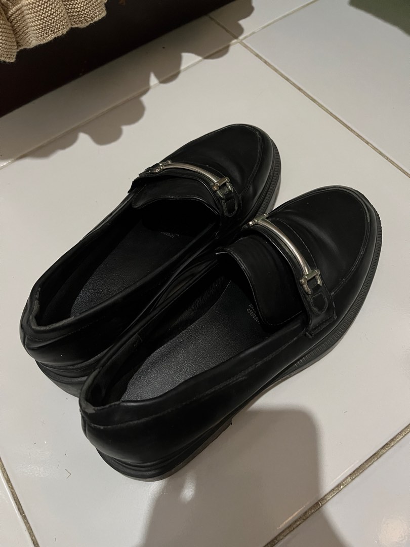 Rubi Docmart Shoe Sepatu Formal, Fesyen Wanita, Sepatu di Carousell