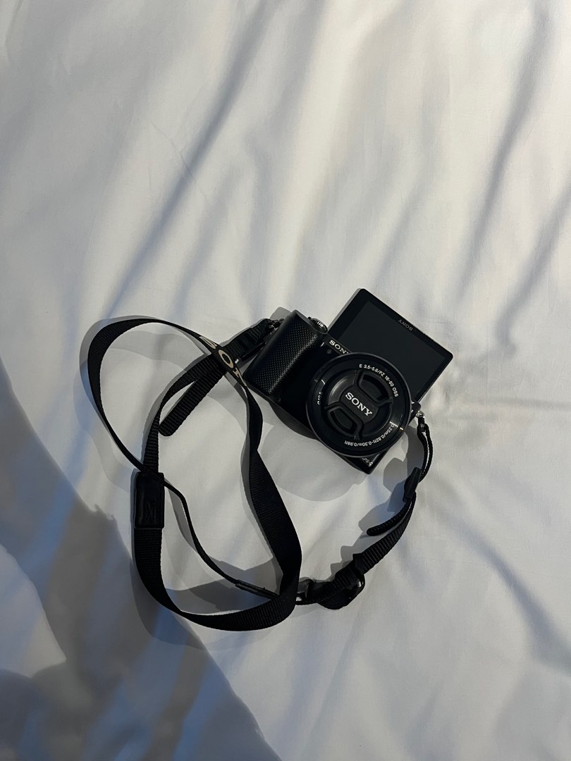 Sony camera (sony a5000), Photography, Cameras on Carousell