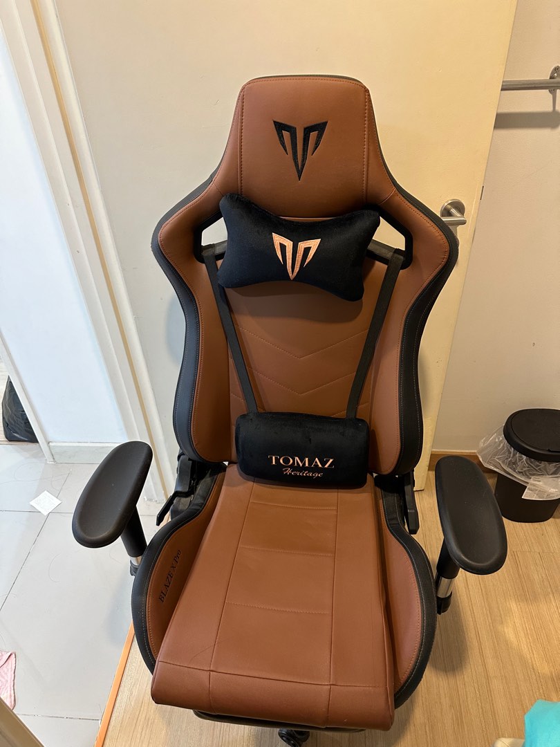 Tomaz Gaming Chair ADJUSTABLE, Furniture & Home Living, Furniture, Chairs on Carousell