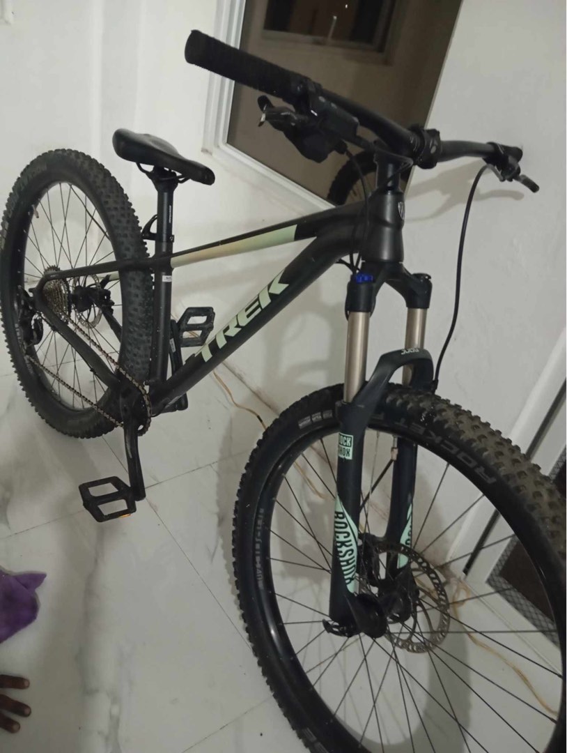 Trek Roscoe 7 hardtail, Sports Equipment, Bicycles & Parts, Bicycles on ...