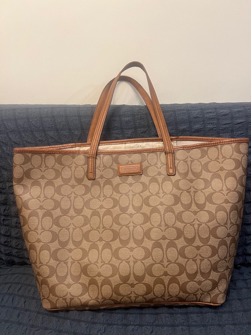 COACH TOTE BAG 19x12, Luxury, Bags & Wallets on Carousell