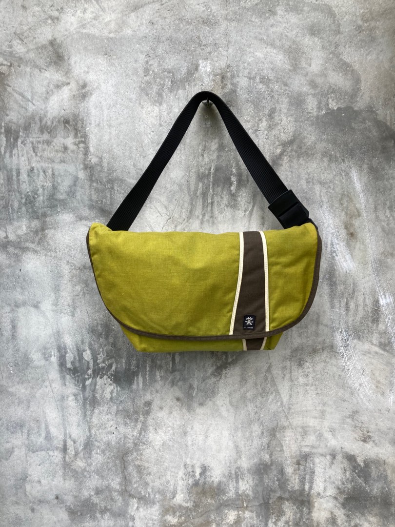 Crumpler The Western Lawn, Fesyen Pria, Tas & Dompet , Tas Selempang di ...