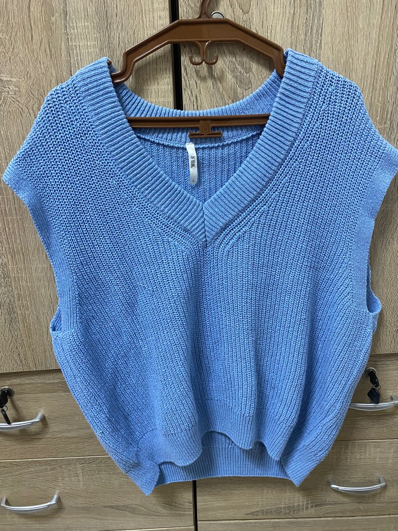 DF YOUNG Sweater Vest (Light Blue), Women's Fashion, Coats, Jackets and ...