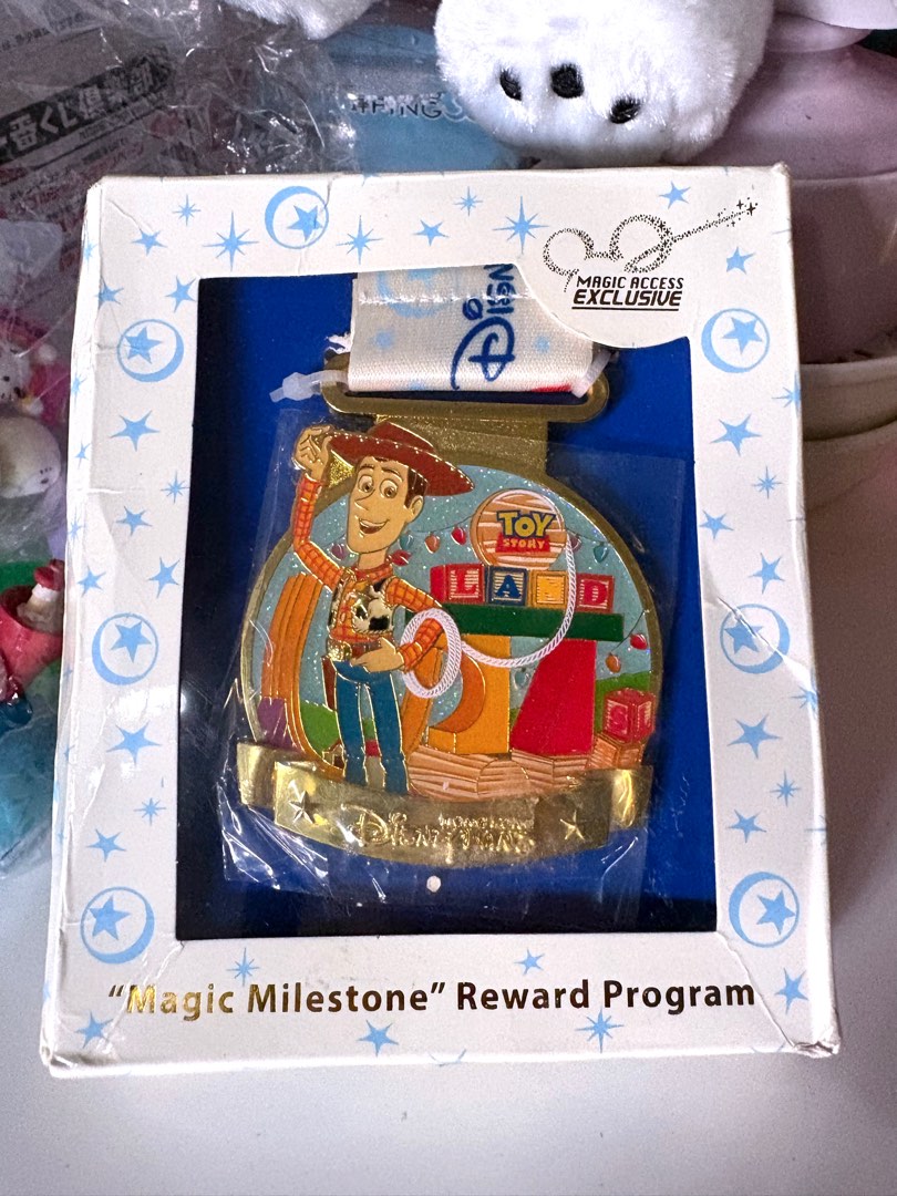 Disneyland Medal Magic Access Exclusive Toy Story Woody, Hobbies & Toys ...