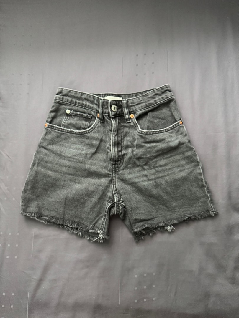hnm denim jorts, Women's Fashion, Bottoms, Shorts on Carousell