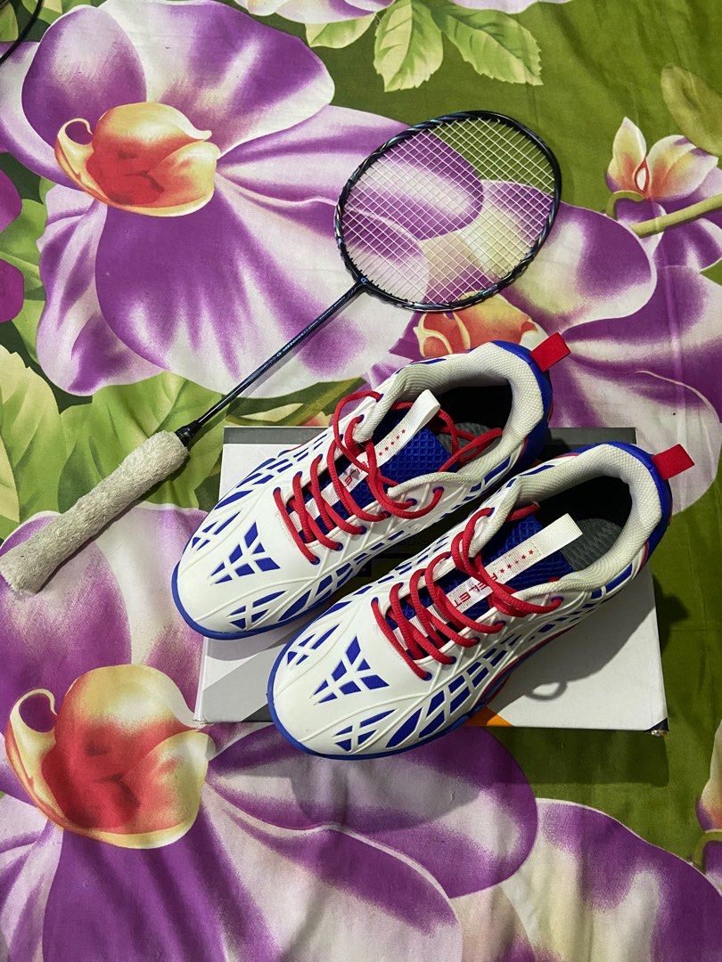 Kasut badminton, Men's Fashion, Footwear, Boots on Carousell