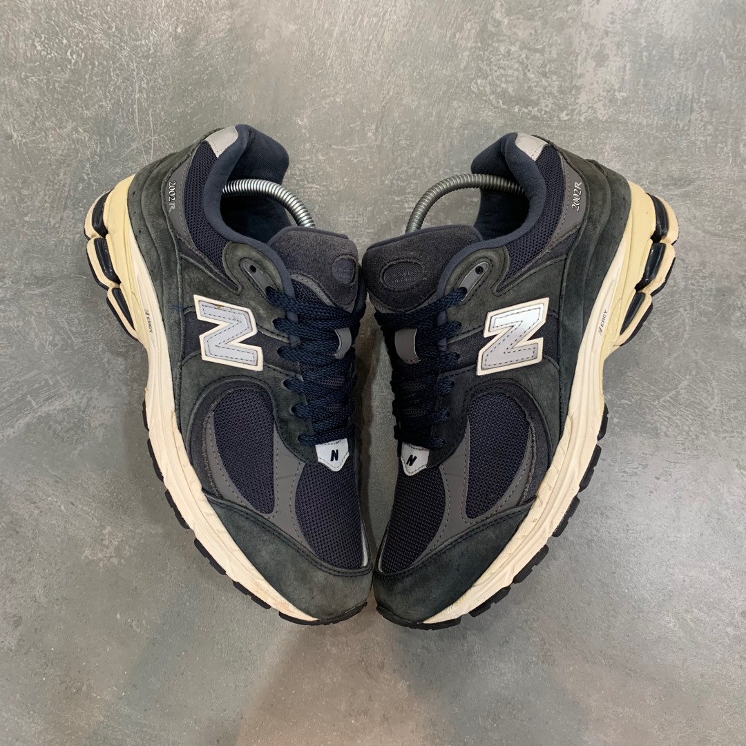 New Balance 2002R Eclipse Navy, Fesyen Pria, Sepatu , Sneakers di Carousell