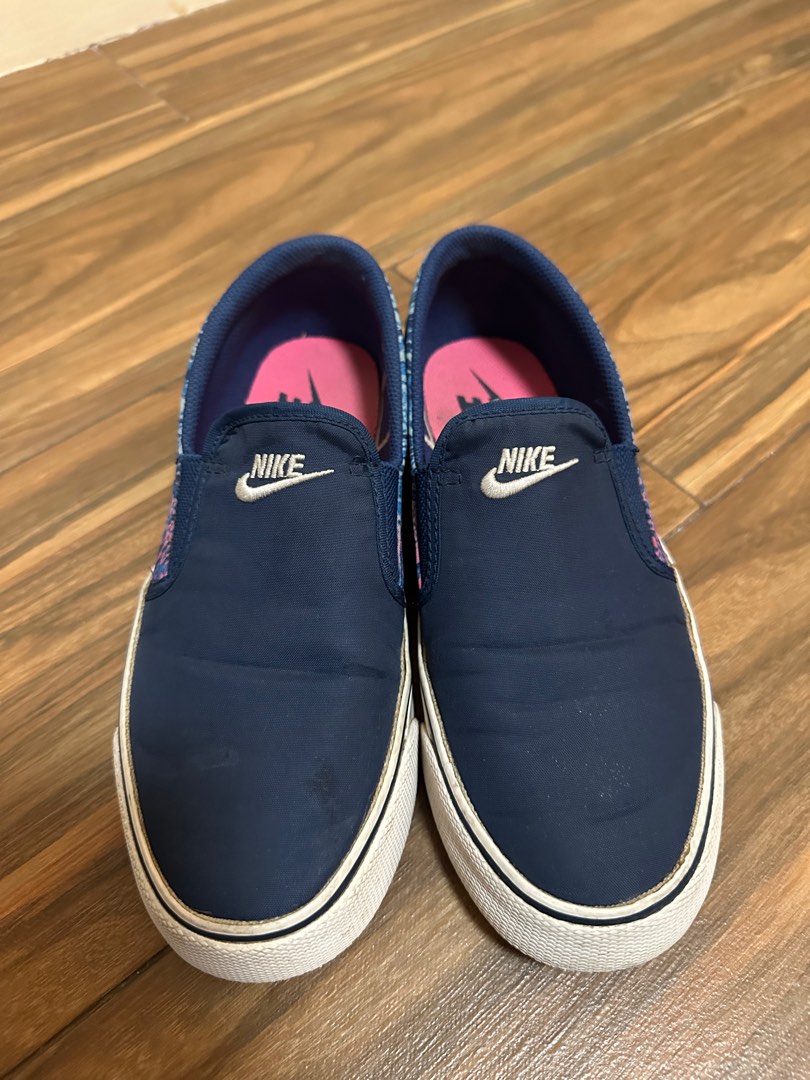 Nike slip on shoes, Women's Fashion, Footwear, Sneakers on Carousell