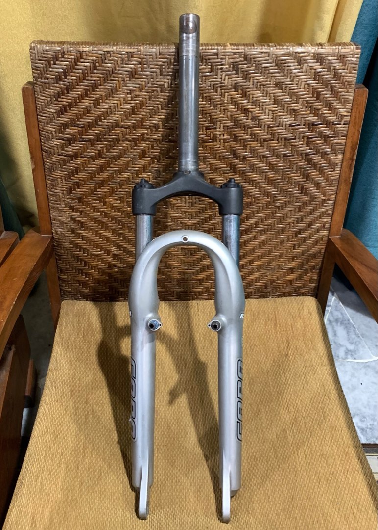 RST Capa 26er Suspension Fork 1 1/8" (25.4mm) Steerer, Sports Equipment ...