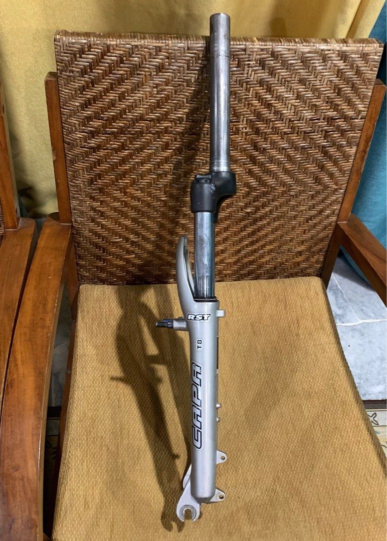 RST Capa 26er Suspension Fork 1 1/8" (25.4mm) Steerer, Sports Equipment ...