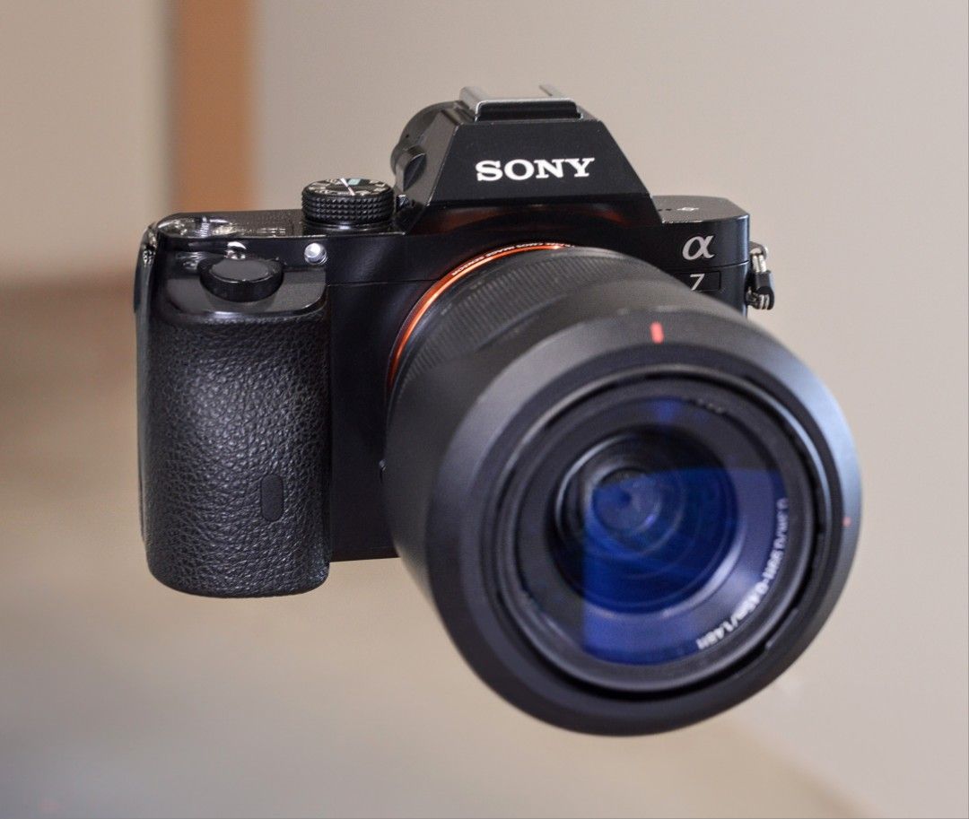Sony Full Frame A7 "NEW LCD" SEL2870 Lens, Photography, Cameras on ...