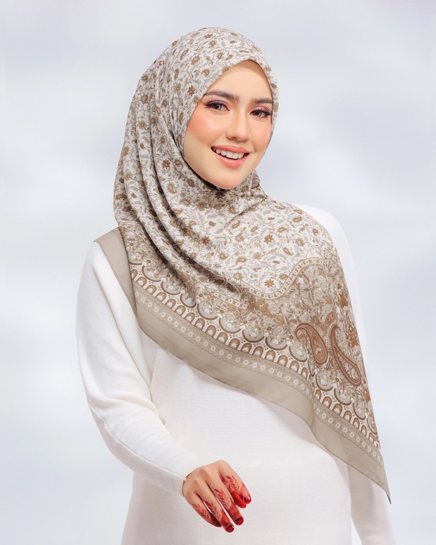 Tudung ruffle cotton shawl Mohabattein, Women's Fashion, Muslimah ...