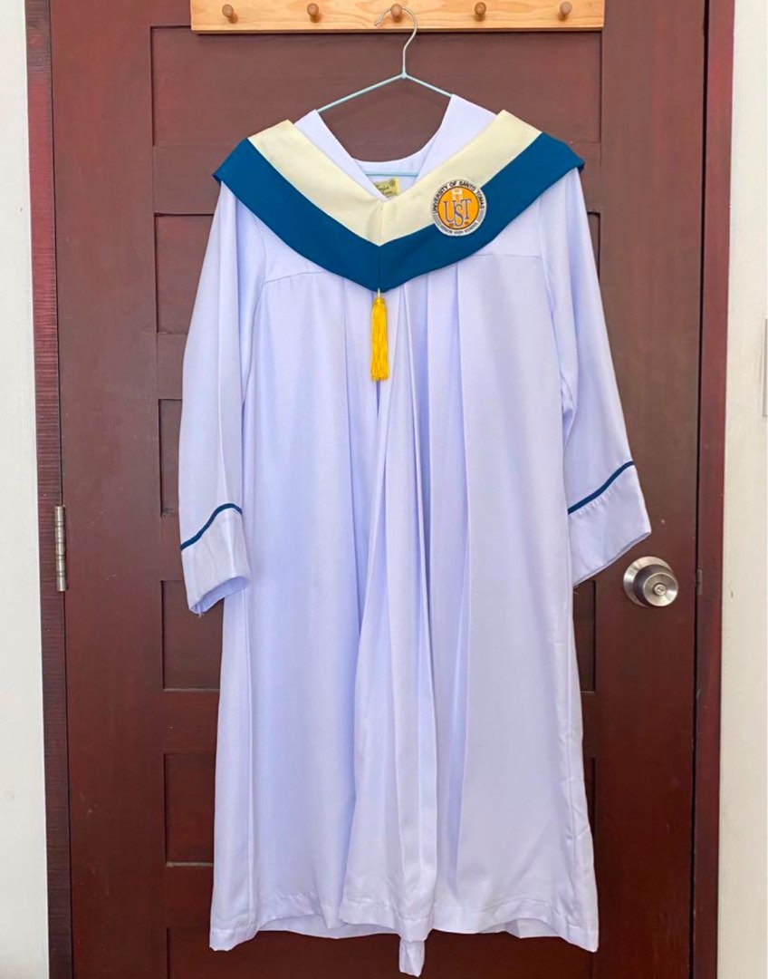 UST SHS GRADUATION TOGA (For Rent), Men's Fashion, Coats, Jackets and ...
