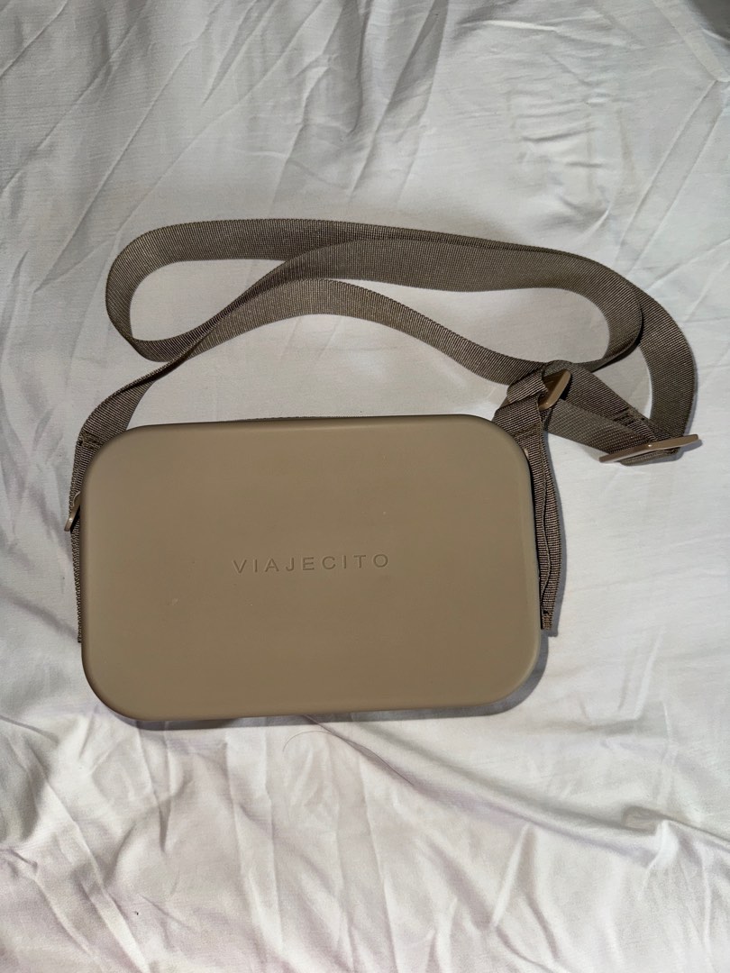 Viajecito Fog Classic Set, Women's Fashion, Bags & Wallets, Cross-body ...