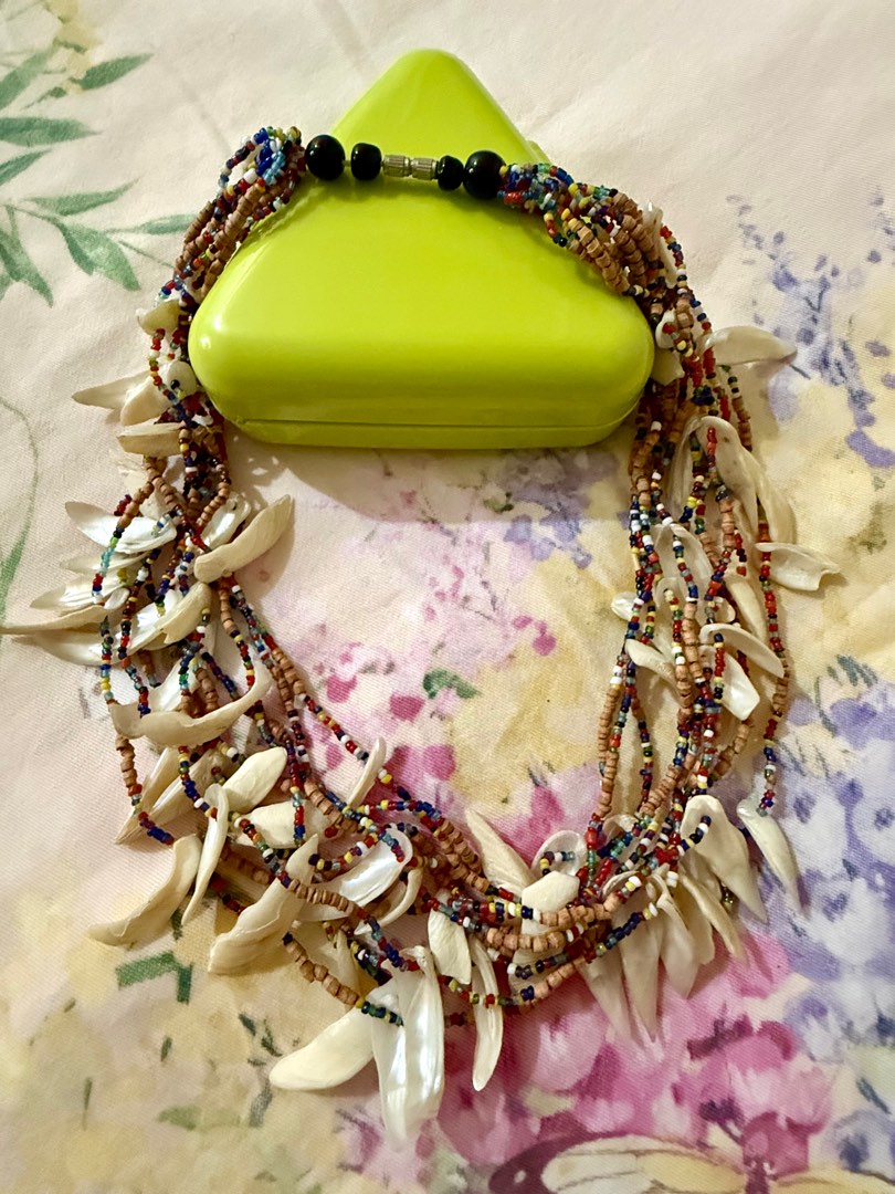 Vintage Fetish Seashell Seed Bead, Women's Fashion, Jewelry ...