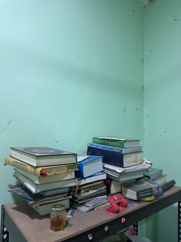 Al Quran Dan Kitab Lama Hobbies Toys Books Magazines Religion