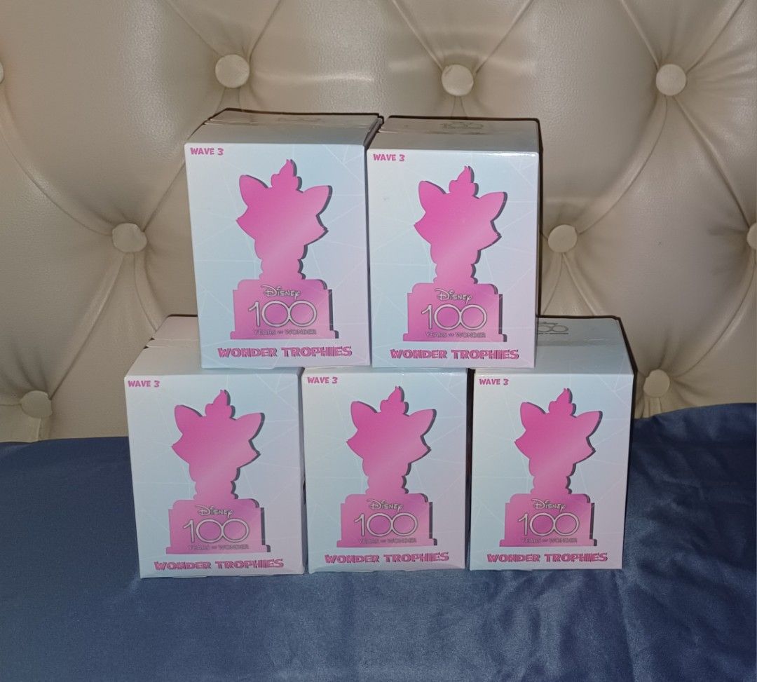 Authentic Officially Licensed Wonder Trophy + Commemorative Medallion ...