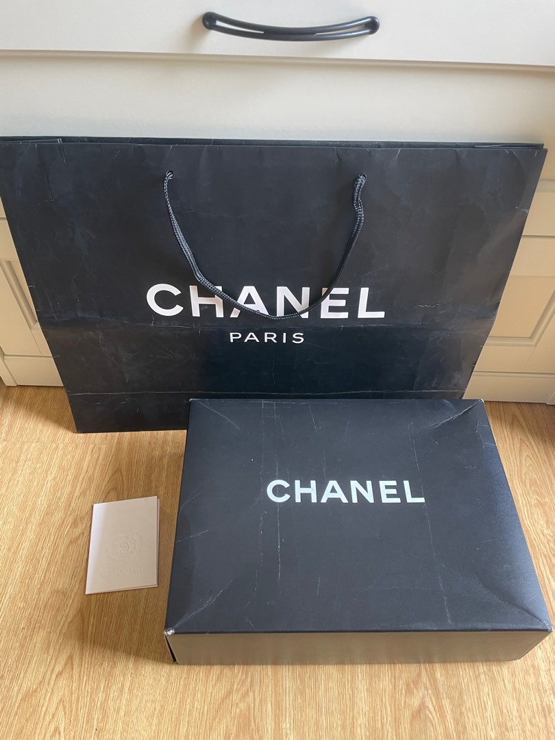 Vintage Chanel bag box for classic medium jumbo, Announcements on Carousell